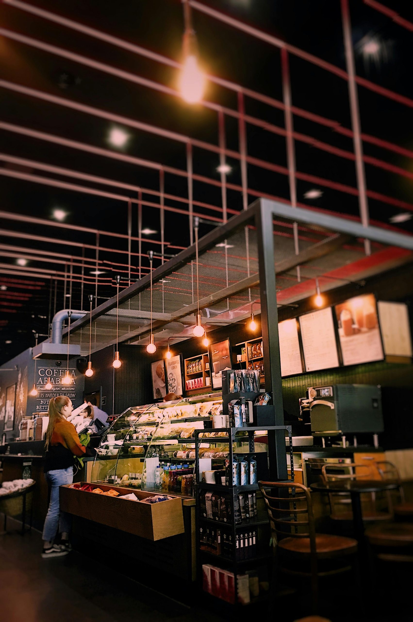 Acoustic Design Tips for Cafés: Balancing Ambience and Comfort